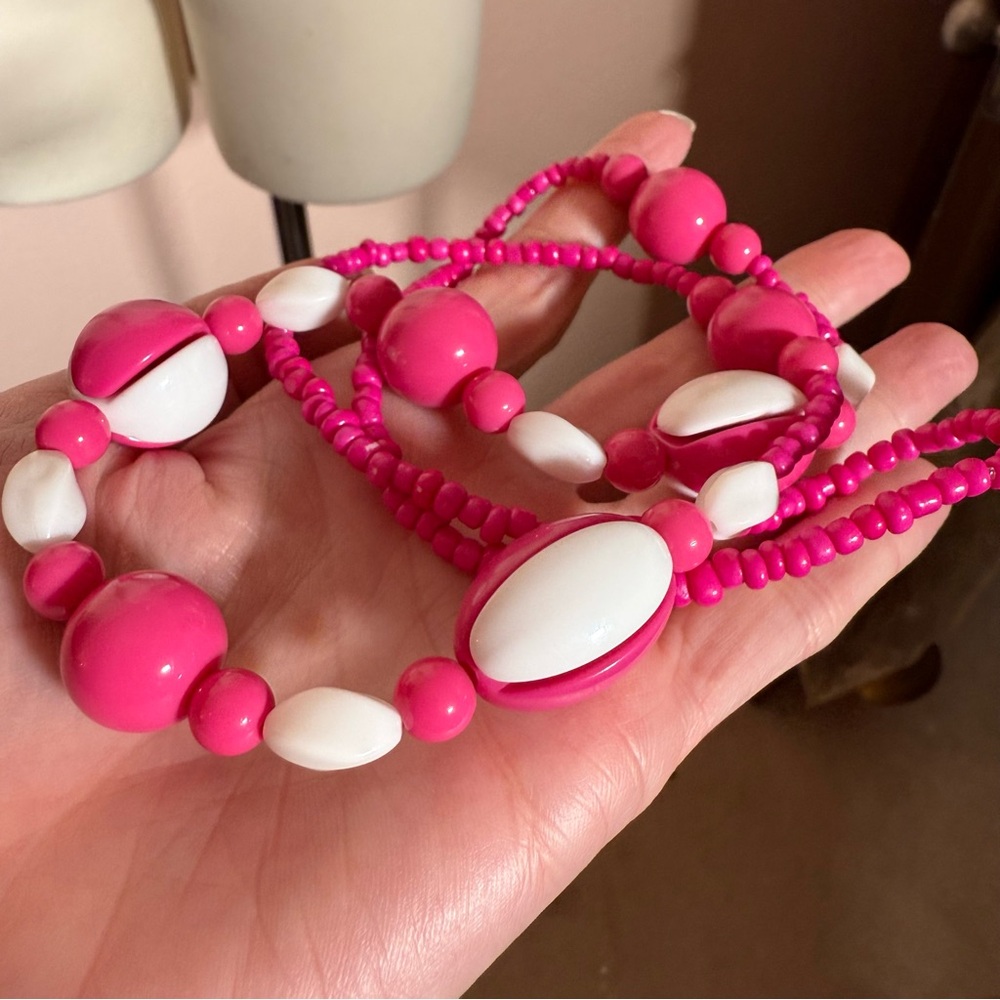 Vintage 1980 90 Retro Art Deco Hot Pink White Plastic… - Gem